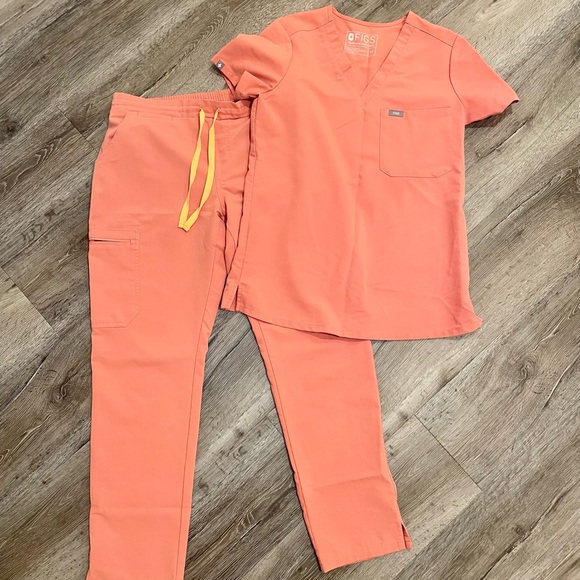 Figs | Other | Coral Figs Scrub Set Xs Catarina Top And Sp Yola Bottoms ...